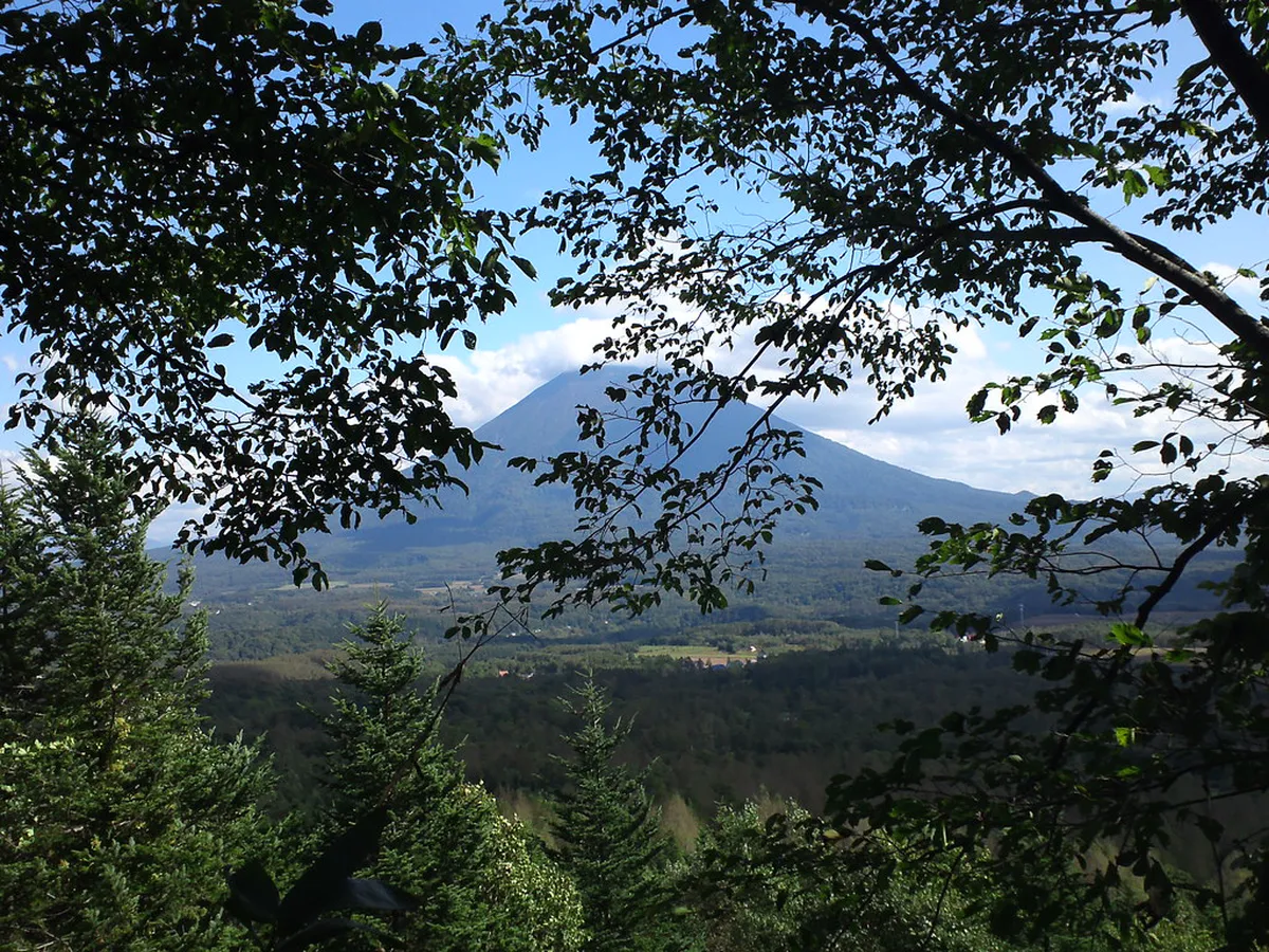 Mount Yotei Hiking Guide: All 4 Routes & Summit Tips (2026)