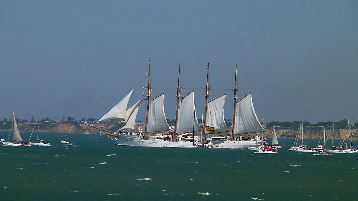 History of Cadiz Spain: 10 Essential Chapters and Landmarks