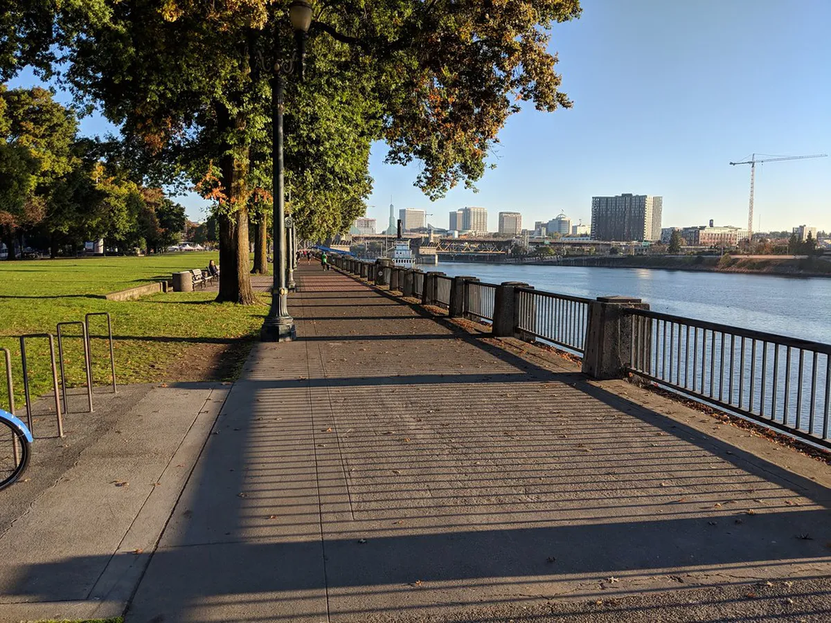 1-Day Portland Waterfront Park Loop Walking Trail Guide