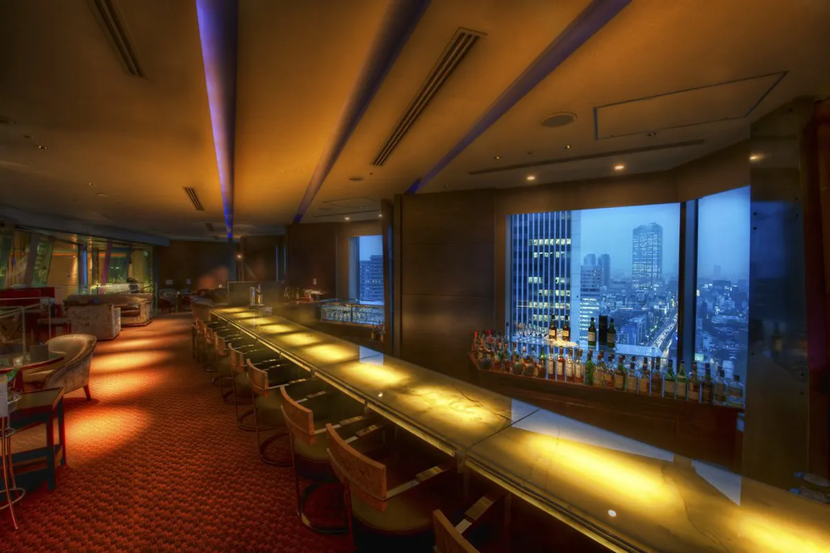 Tokyo Nightlife Guide: Best Bars, Clubs & Neighborhoods